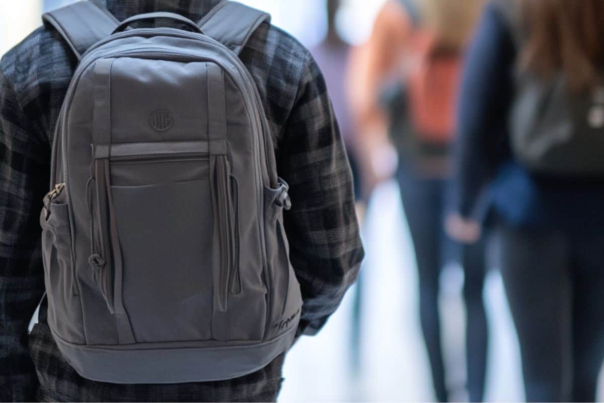 What's In My Backpack + College Backpack Essentials